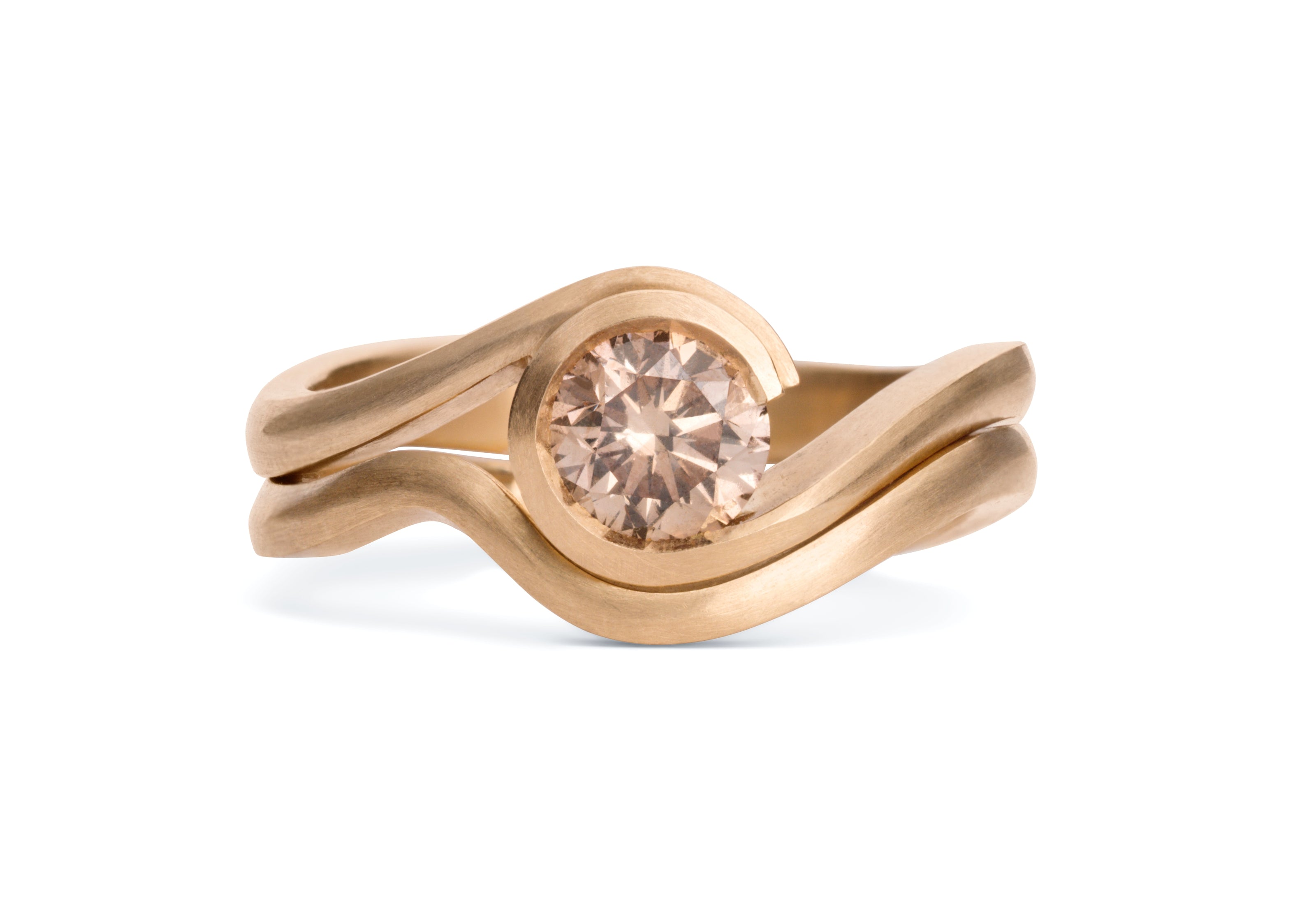 Soft Curve Smooth Fitted Wave Wedding Band